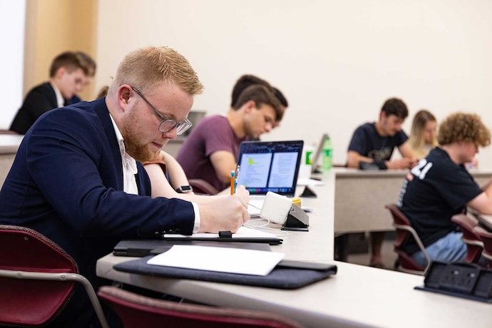 Freed-Hardeman University – Major in Accounting